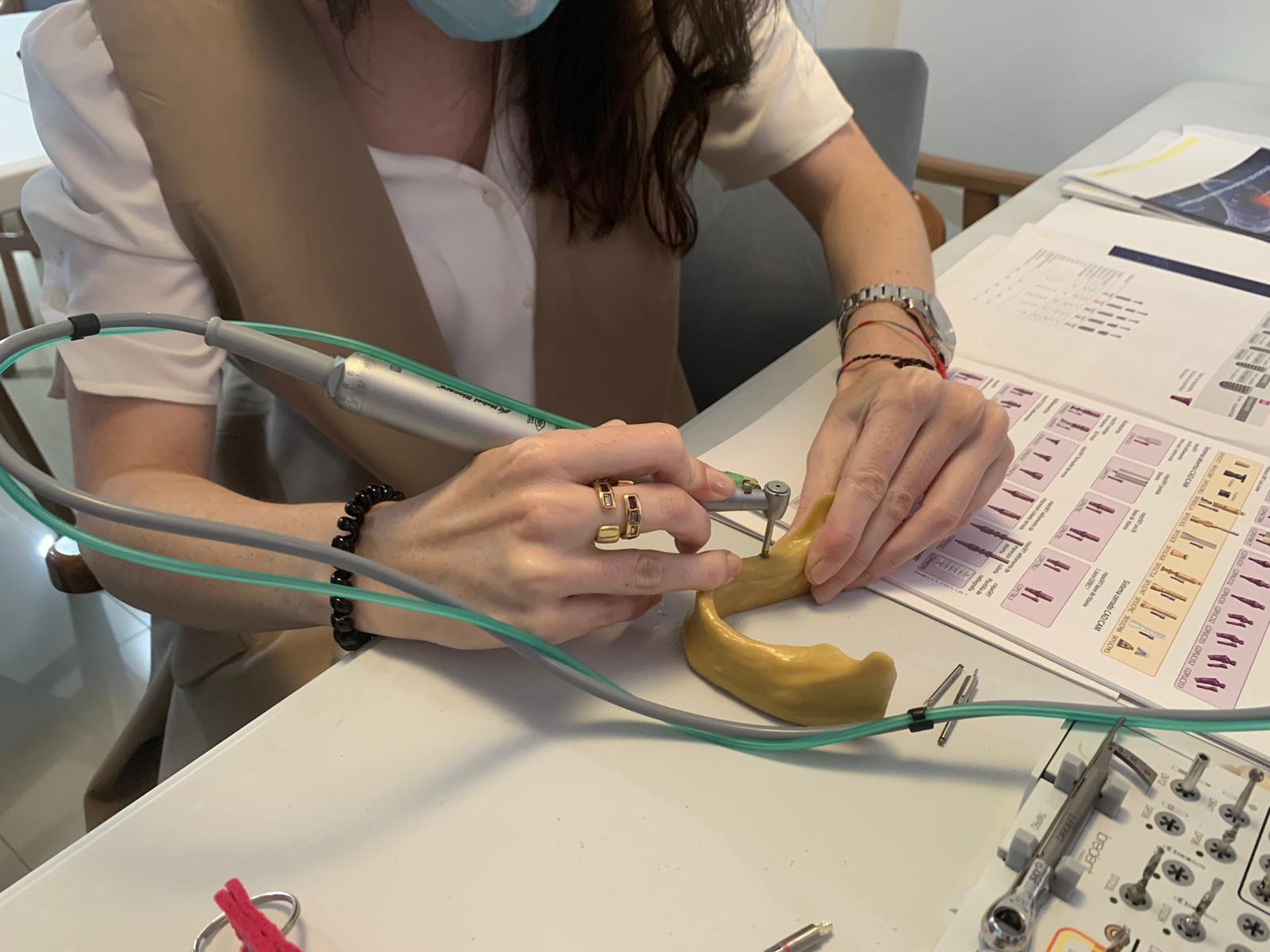 Formación Copa Sky - Implantes dentales y prótesis. Soluciones en ...